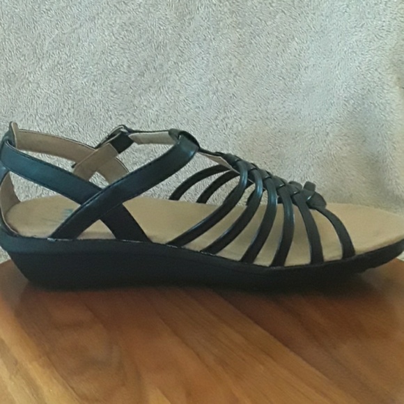 Yuu | Shoes | Yuu Sandals Sz | Poshmark